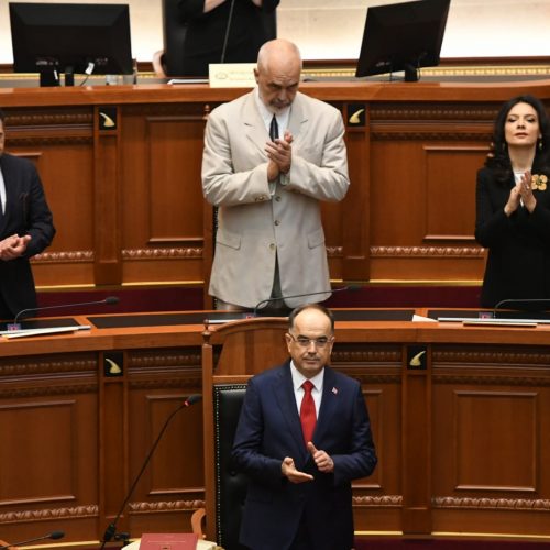 Bajram Begaj betohet si president i Republikës së Shqipërisë - Top Channel Bajram Begaj betohet si president i Republikës së Shqipërisë - Top Channel