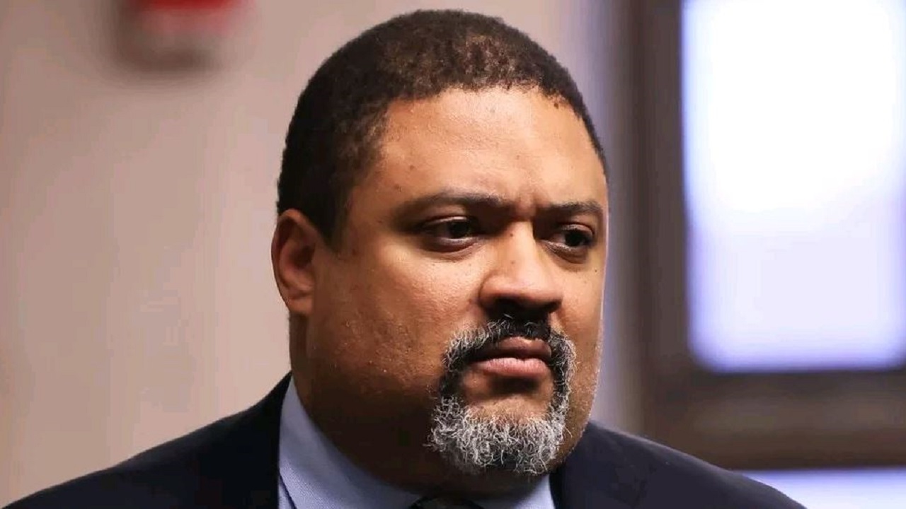 Ka në dorë çështjen kundër Donald Trump/ Kush është Alvin Bragg, i pari ...