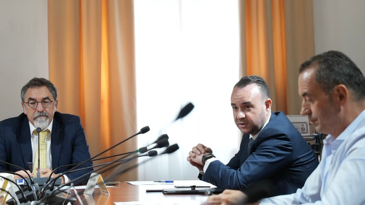 Balliu akuza kreut të policisë në Komisionin e Sigurisë: Po ...