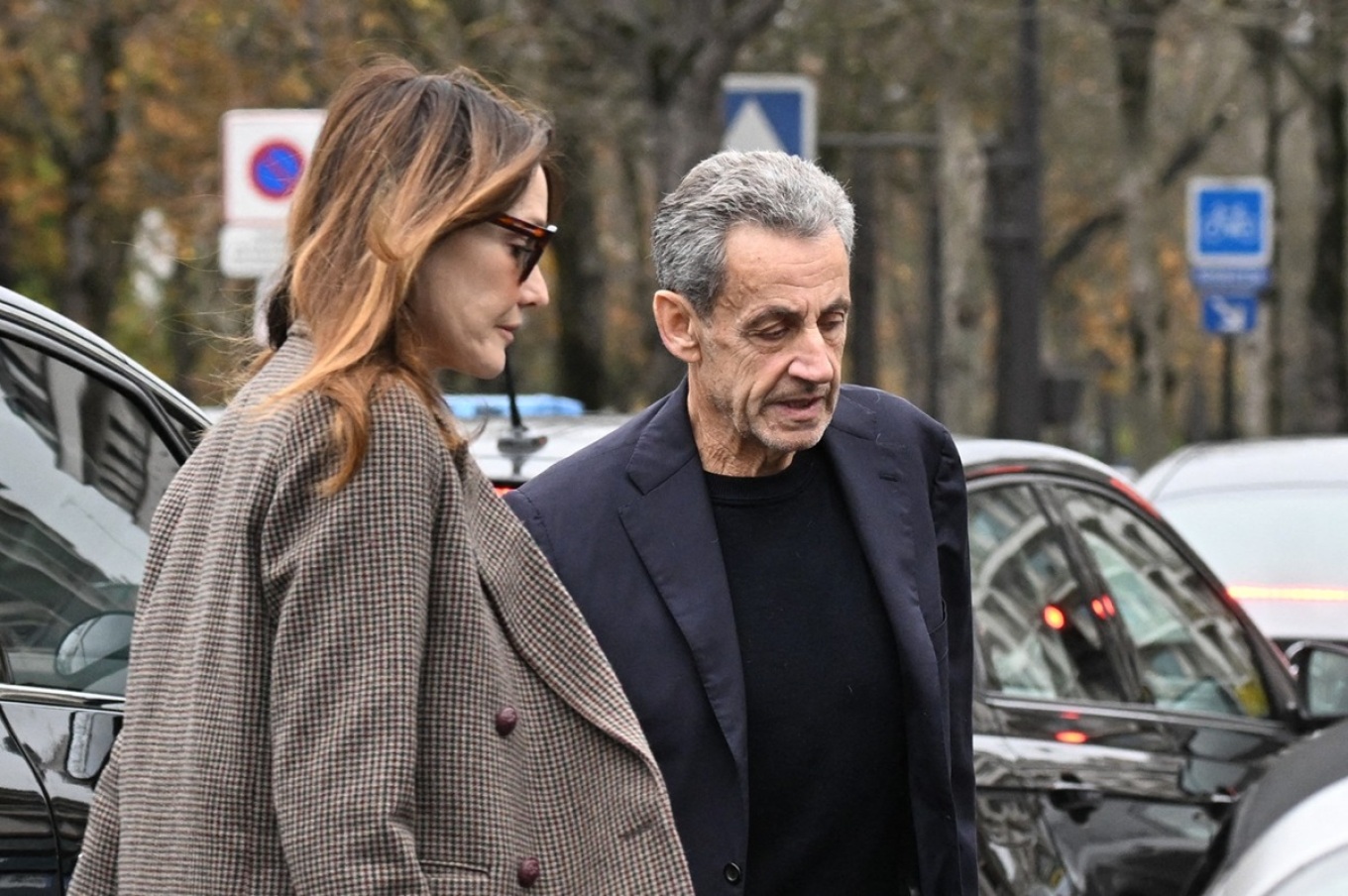 Video/ Nicolas Sarkozy feston lirinë me një darkë romantike në Paris ...