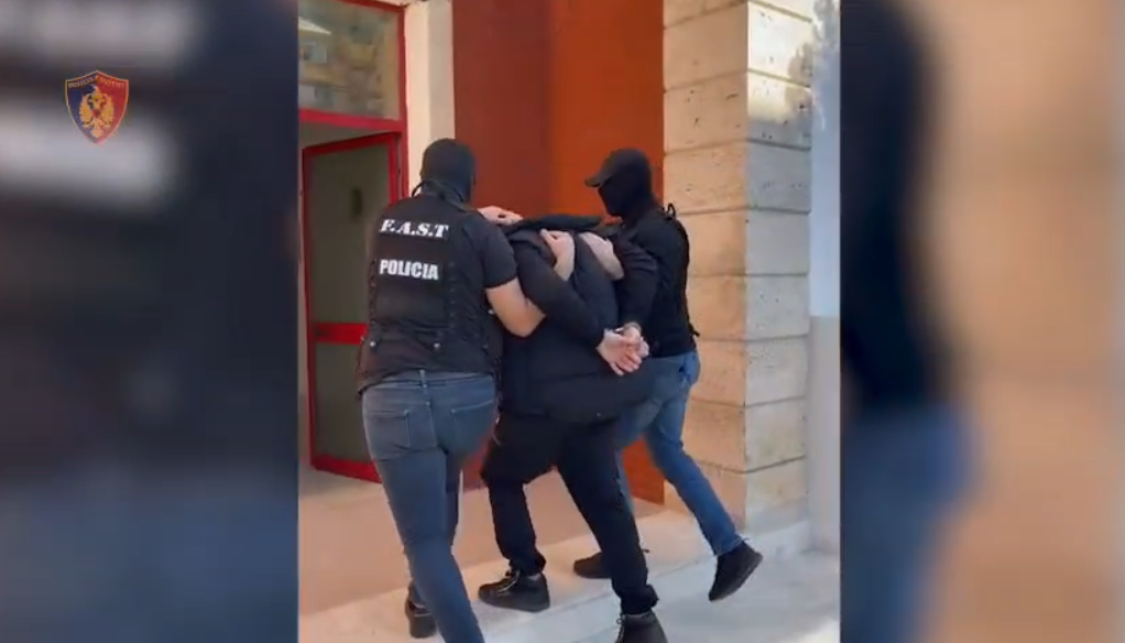 Ishin shpallur në kërkim ndërkombëtar nga Kosova, arrestohen dy persona ...