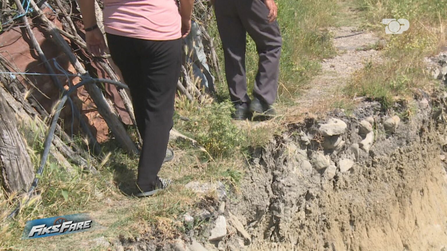 Fiks Fare/ Shirat shembën rrugën dhe izoluan dy familje në Luftinjë ...